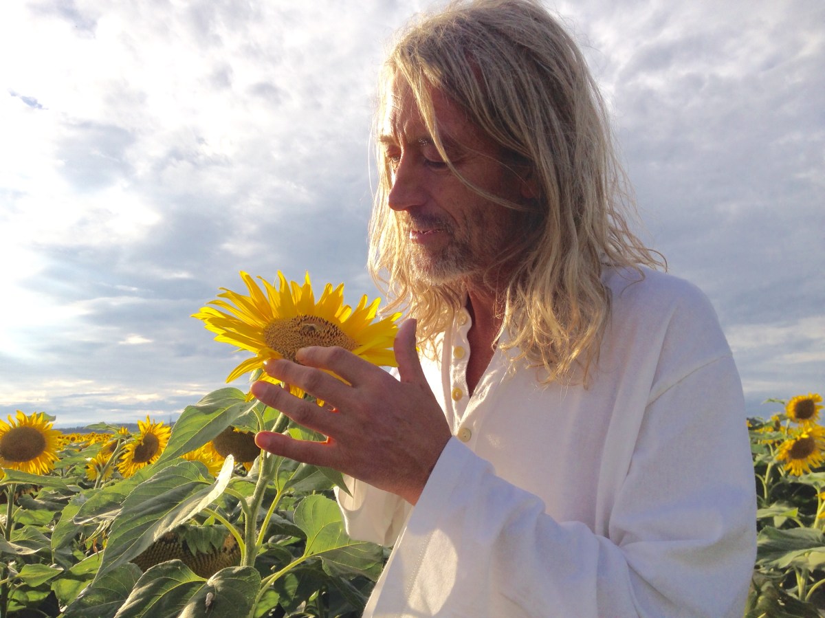 Istvan Sky: The Meaning of Life and the Healing Voice – Excellence Reporter